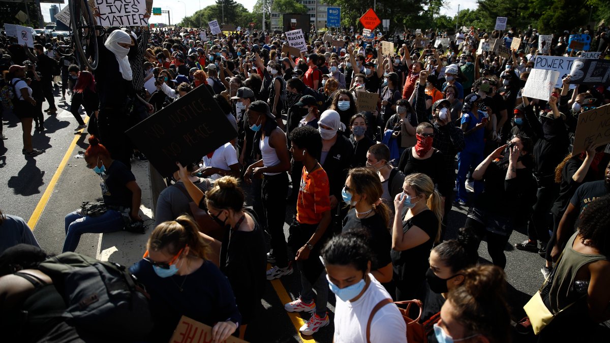 Experts Fear Large Protests Could Lead to Spike in COVID-19 Cases ...