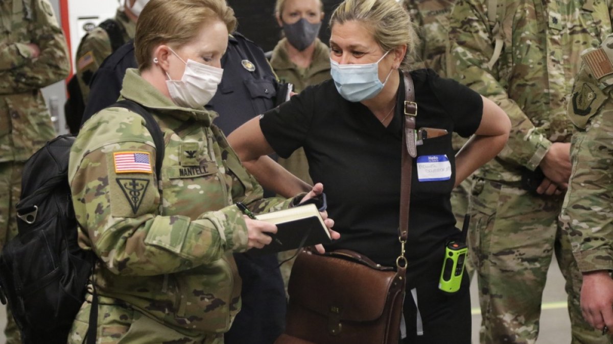 PHOTOS: Army Medical Unit Arrives in Philadelphia to Lend Hand to ...