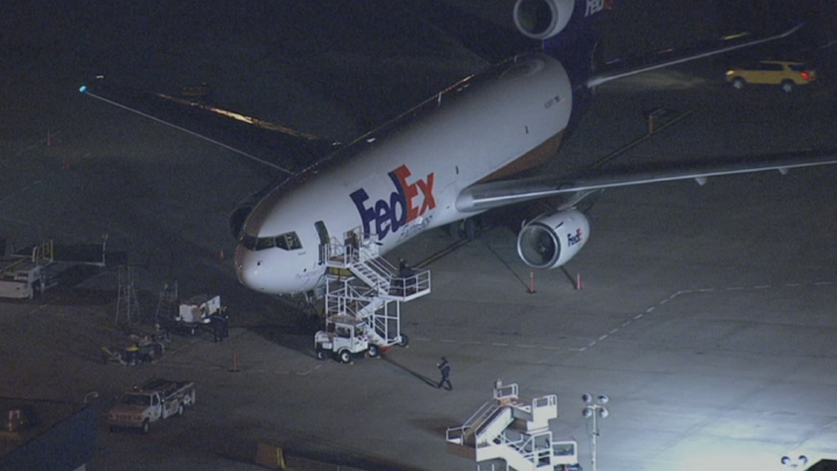 FedEx Plane Lands at Philly International After Engine Trouble – NBC10 ...