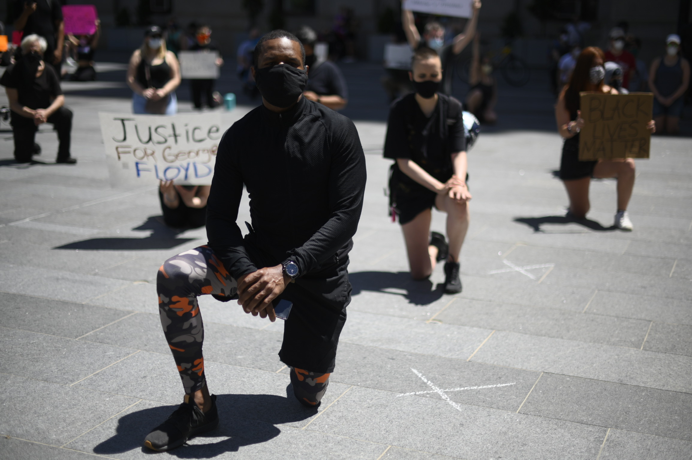 PHOTOS: Looting, Violence Erupt After Peaceful Protest in Philadelphia ...