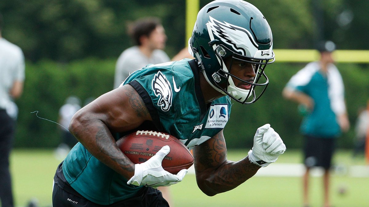 Eagles Bring Back Receiver Shelton Gibson, Put Brandon Brooks on IR ...
