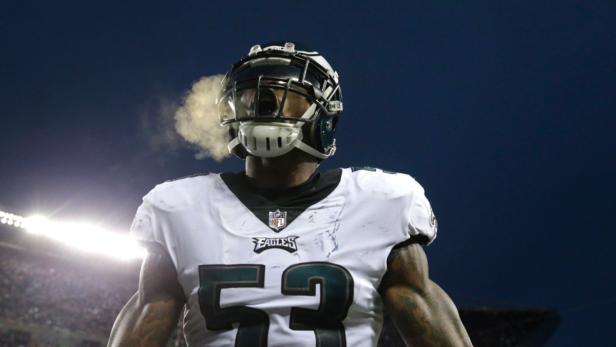 Nigel Bradham in the Middle of Eagles’ Brilliant Defensive Effort Vs ...