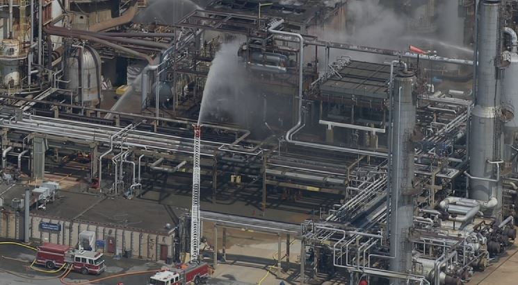 Crews Battle Refinery Fire in Delaware City – NBC10 Philadelphia