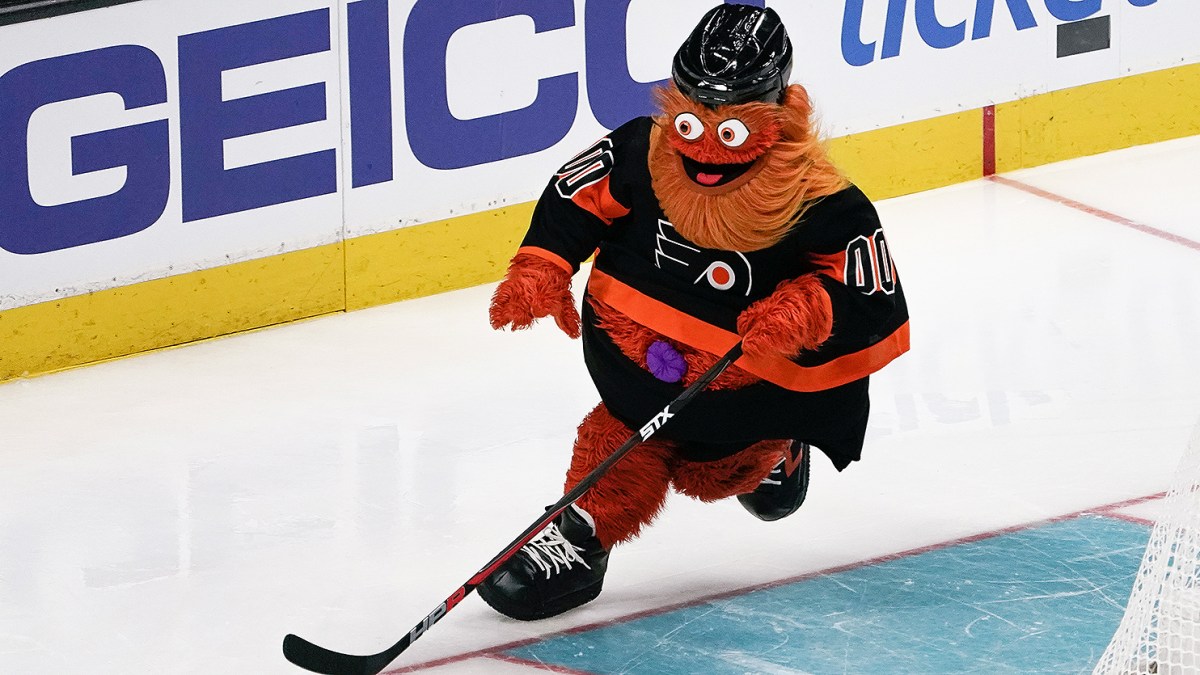 Flyers Mascot Gritty a Hit on Capitol Hill – NBC10 Philadelphia