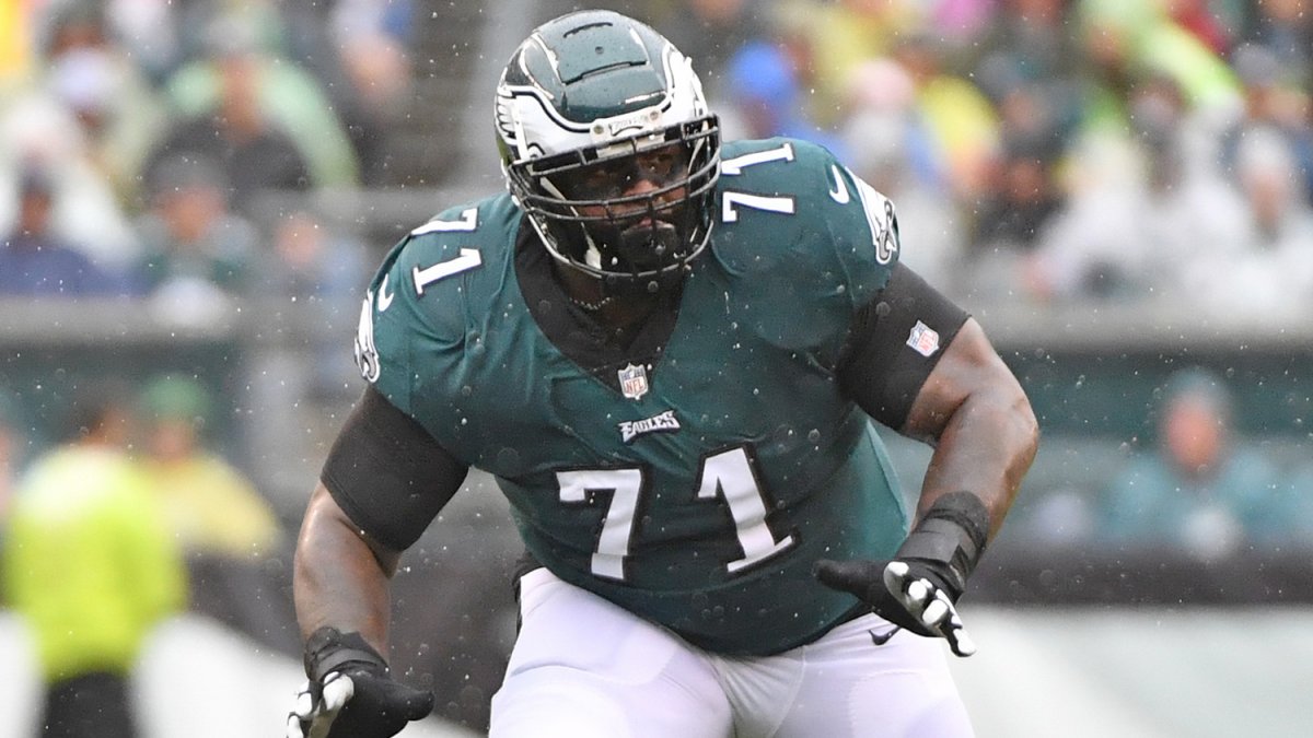 Jason Peters Reportedly Says He Wants to Keep Playing Football Into His ...