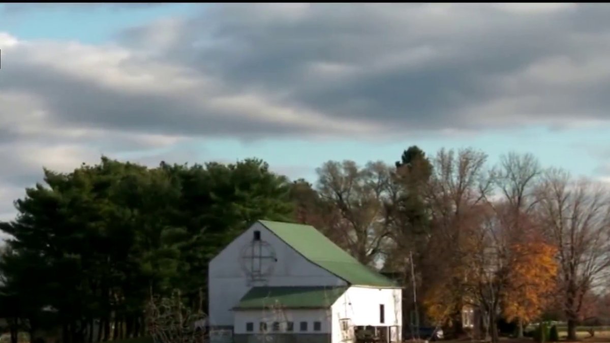 Farmer at Shady Brook Farm Previews Upcoming Fall Fest – NBC10 Philadelphia