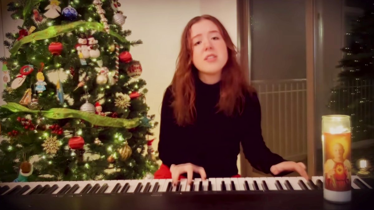 Pennsylvania Teen, 15, Captures 2020 in Catchy Original Holiday Song ...