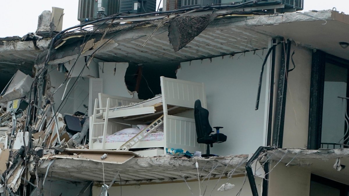 Live Report From Scene of Deadly Florida Building Collapse – NBC10 ...
