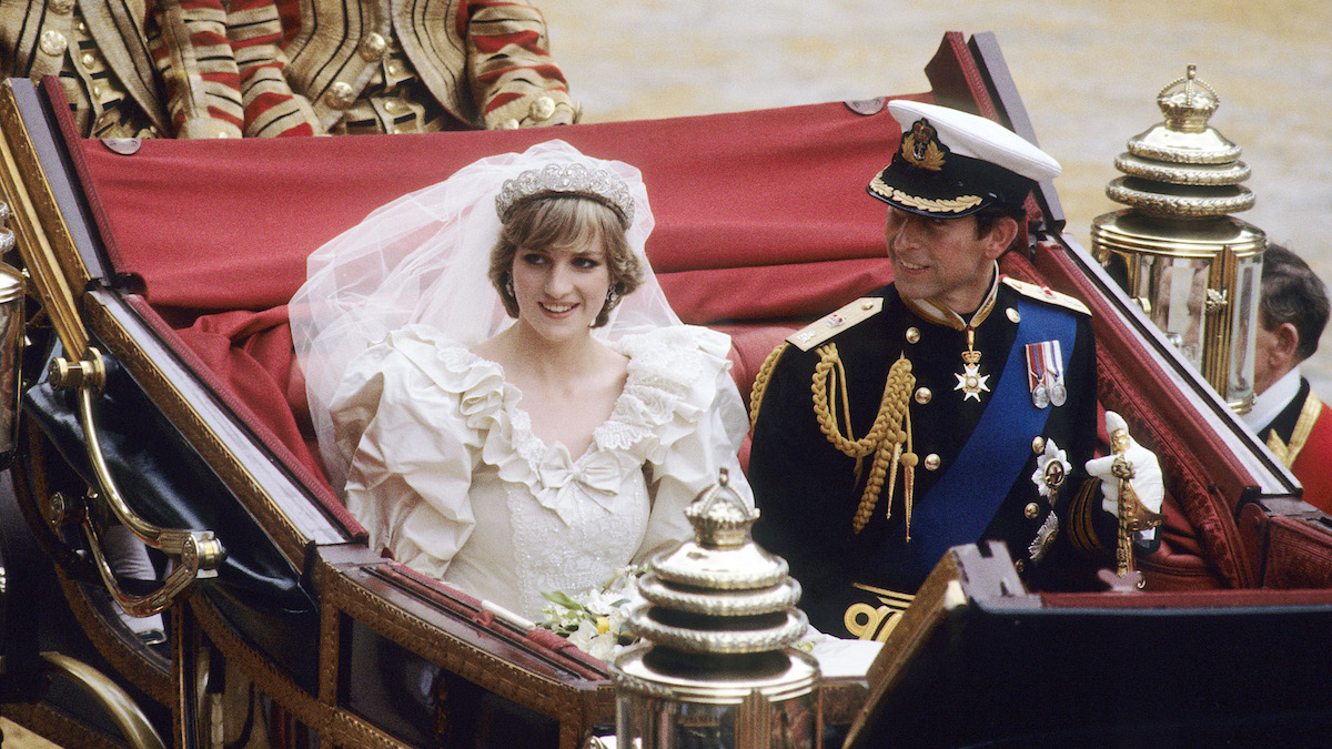 Frosted Relic: Slice of Princess Diana’s Wedding Cake Up for Sale ...