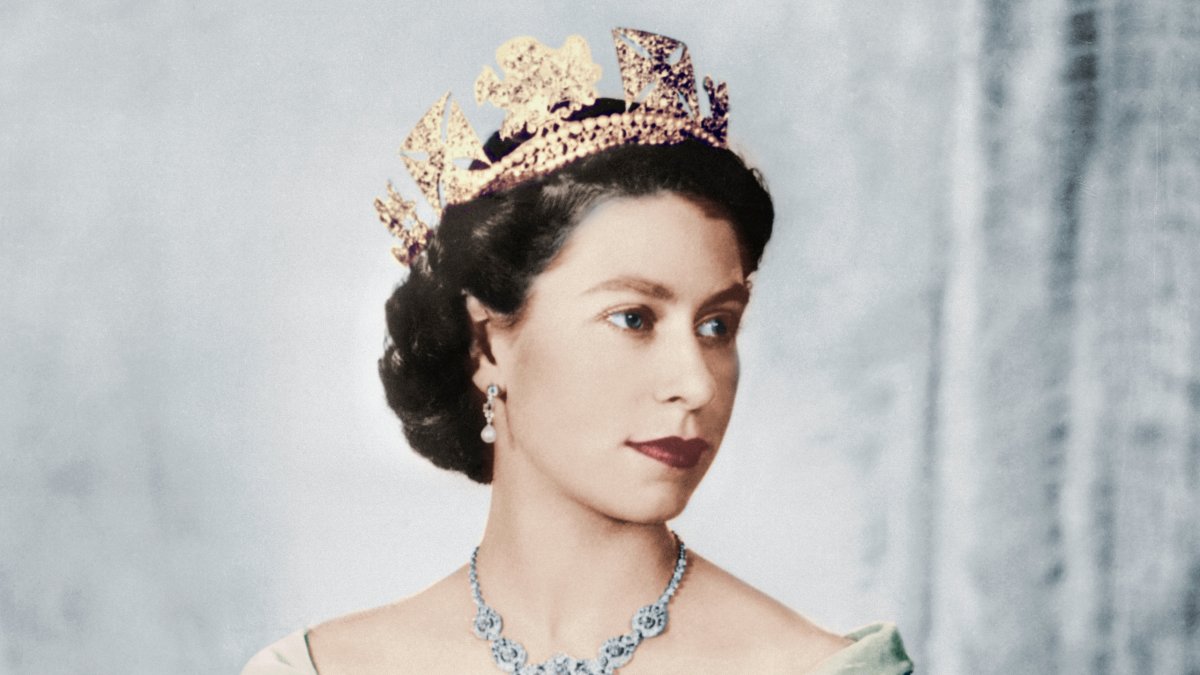 Queen Elizabeth II Photos Throughout The Years Of Her Reign – NBC10 ...