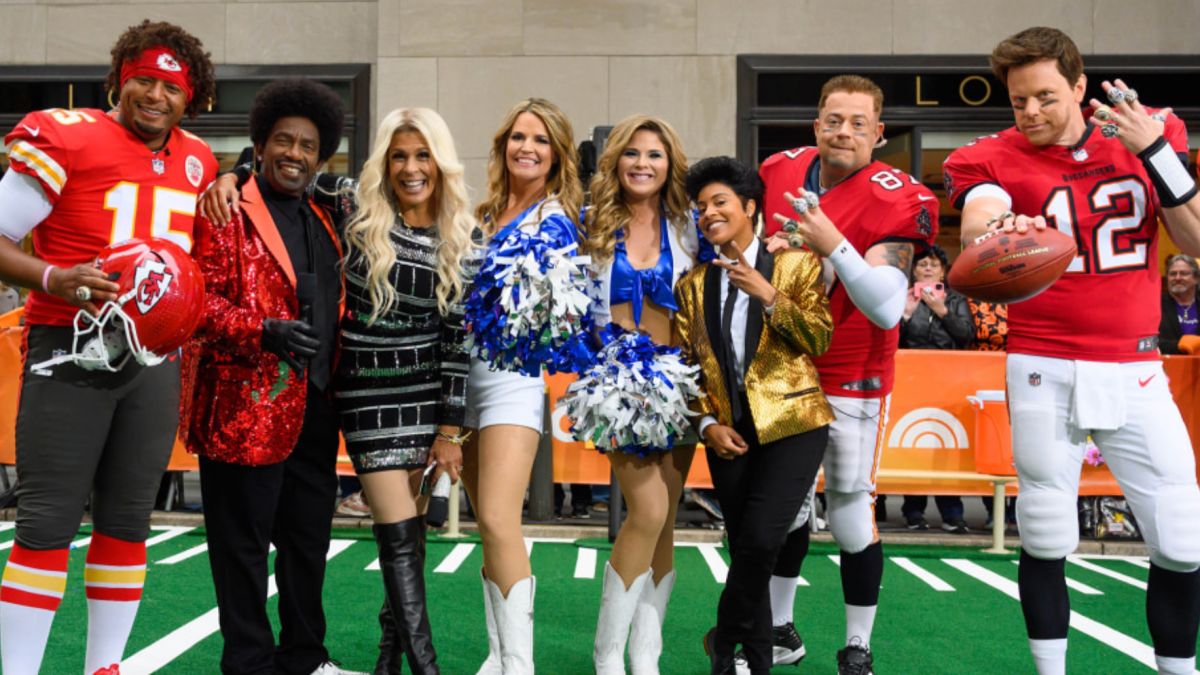 It’s Football ‘Fright’ in America! See TODAY’s Big Halloween 2021 ...