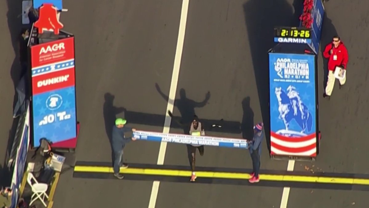 Philadelphia Marathon Winner Crosses Finish Line – NBC10 Philadelphia