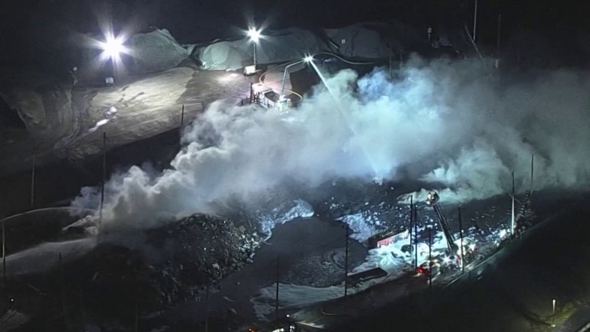 Stench From Smoky Junkyard Fire Spreads Over Philadelphia, NJ – NBC10 ...