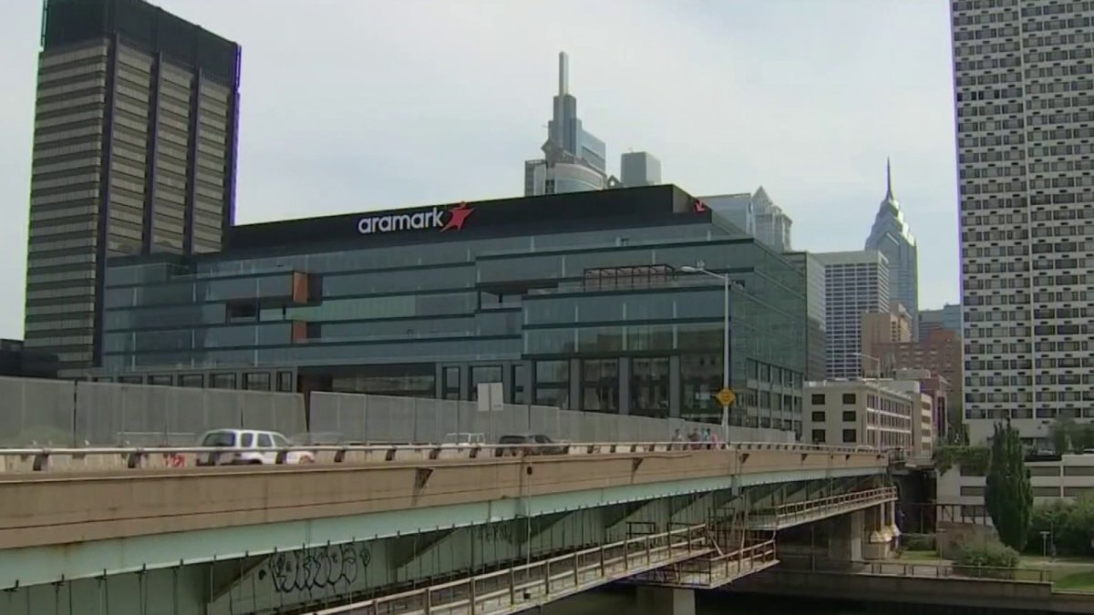 Chestnut Street Bridge Connecting Center City, University City to ...