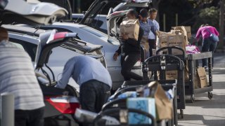 Amazon Tests Using Flex Drivers to Make Mall Deliveries – NBC10 ...