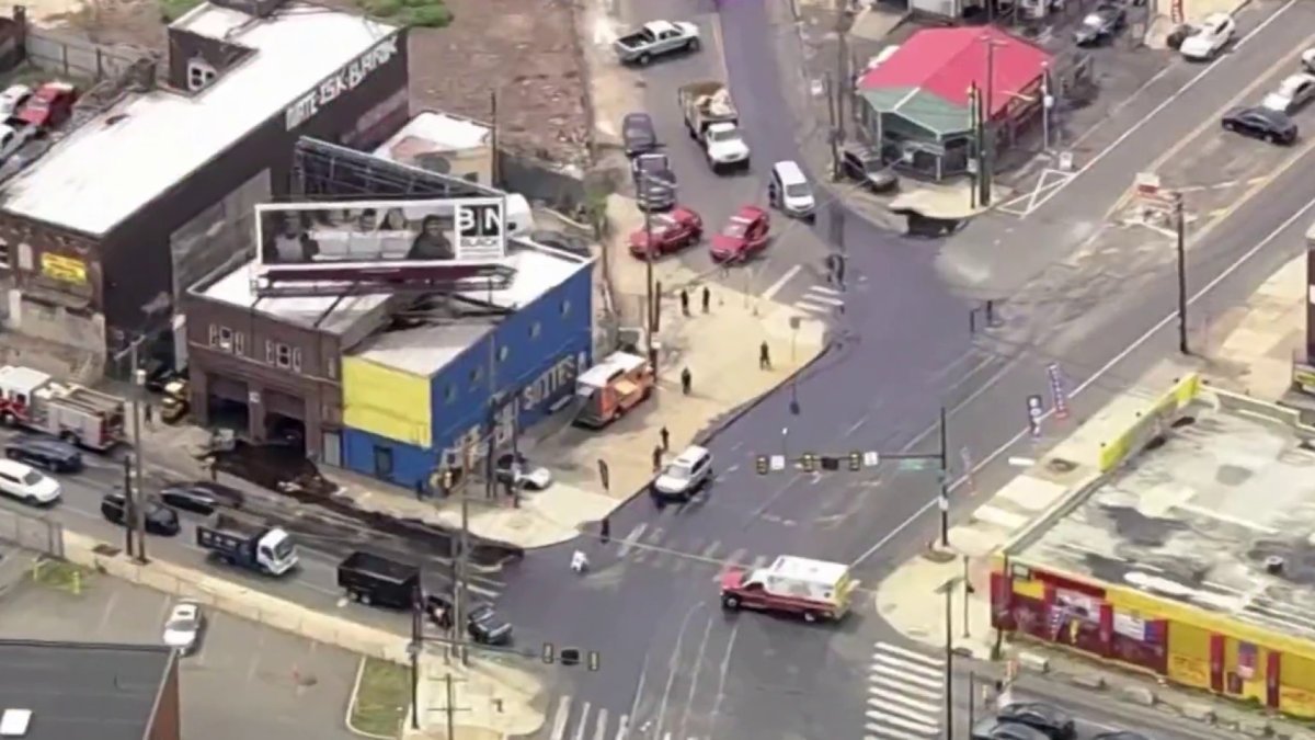 Motor Oil Leaks Onto Philly Street – NBC10 Philadelphia