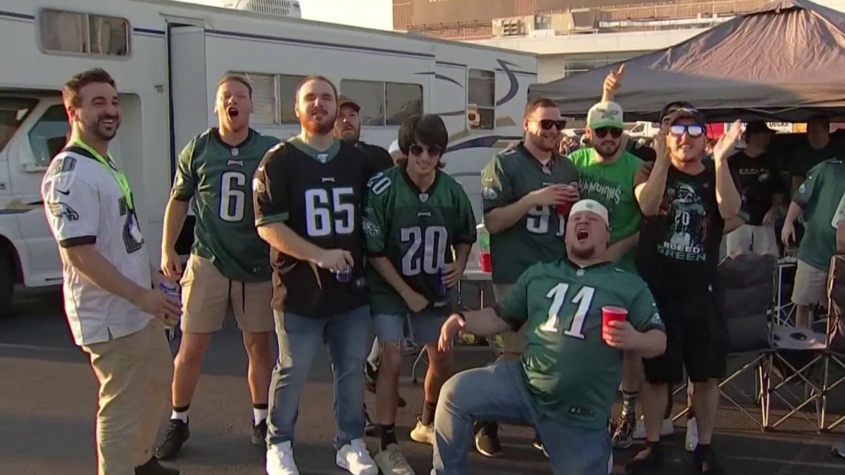 Monday Night Home Opener Shows Eagles Fans Know How to Throw a Party ...