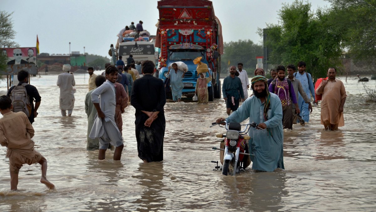 Climate Change Worsened Historic Pakistan Floods, Study Finds – NBC10 ...