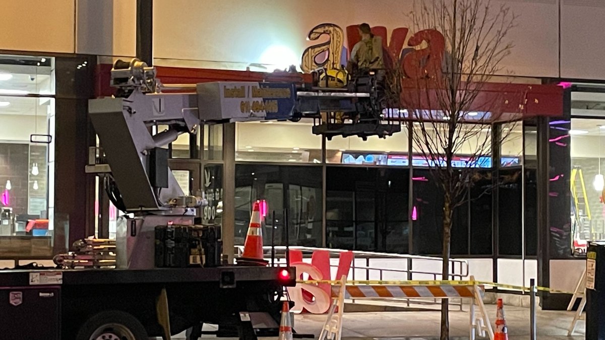 Crews Remove ‘Wawa’ From Shuttered Center City Philadelphia Store ... Crews Remove ‘Wawa’ From Shuttered Center City Philadelphia Store ...