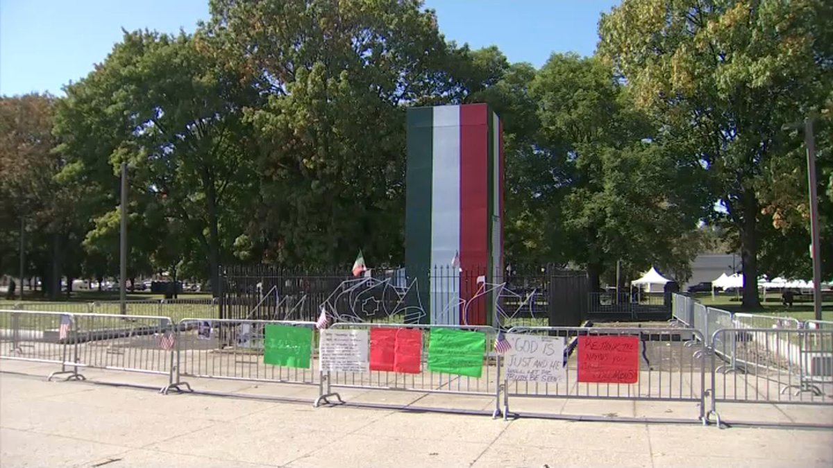 Box Covering South Philly Columbus Statue Sports Colors of Italian Flag – NBC10 Philadelphia