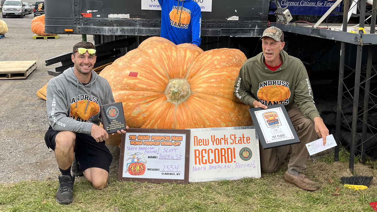 The Great Pumpkin Farm Breaks Record for Heaviest Pumpkin – NBC10 ...