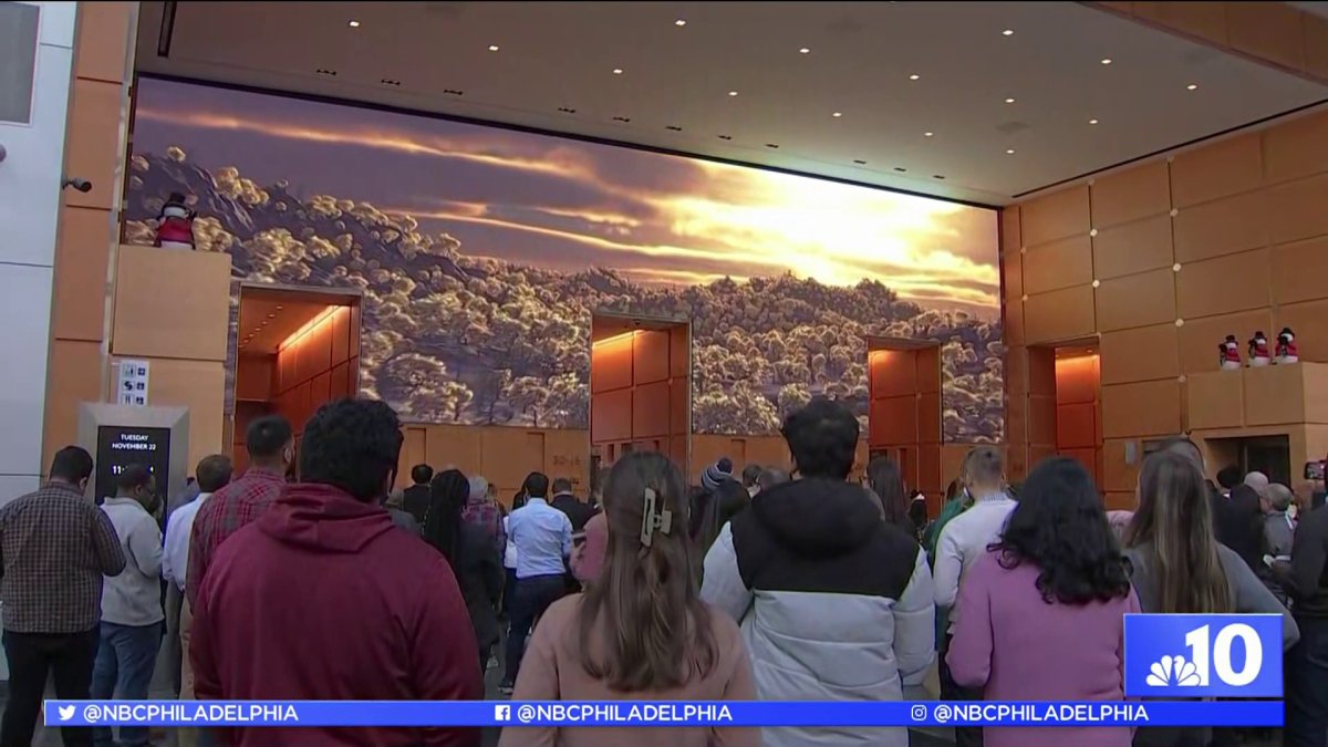 Get a Sneak Peek of Fun to Be Had at Comcast Holiday Spectacular ...