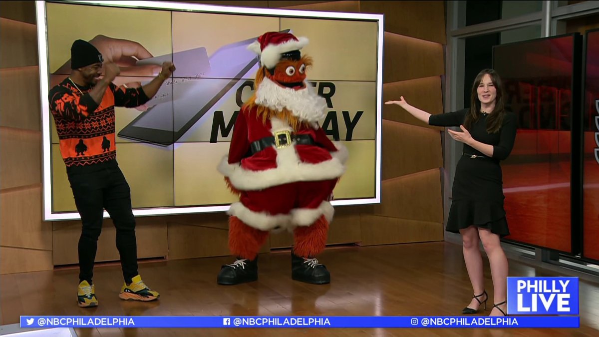 ‘Santa’ Gritty Comes Bearing Gifts for Flyers Fans – NBC10 Philadelphia