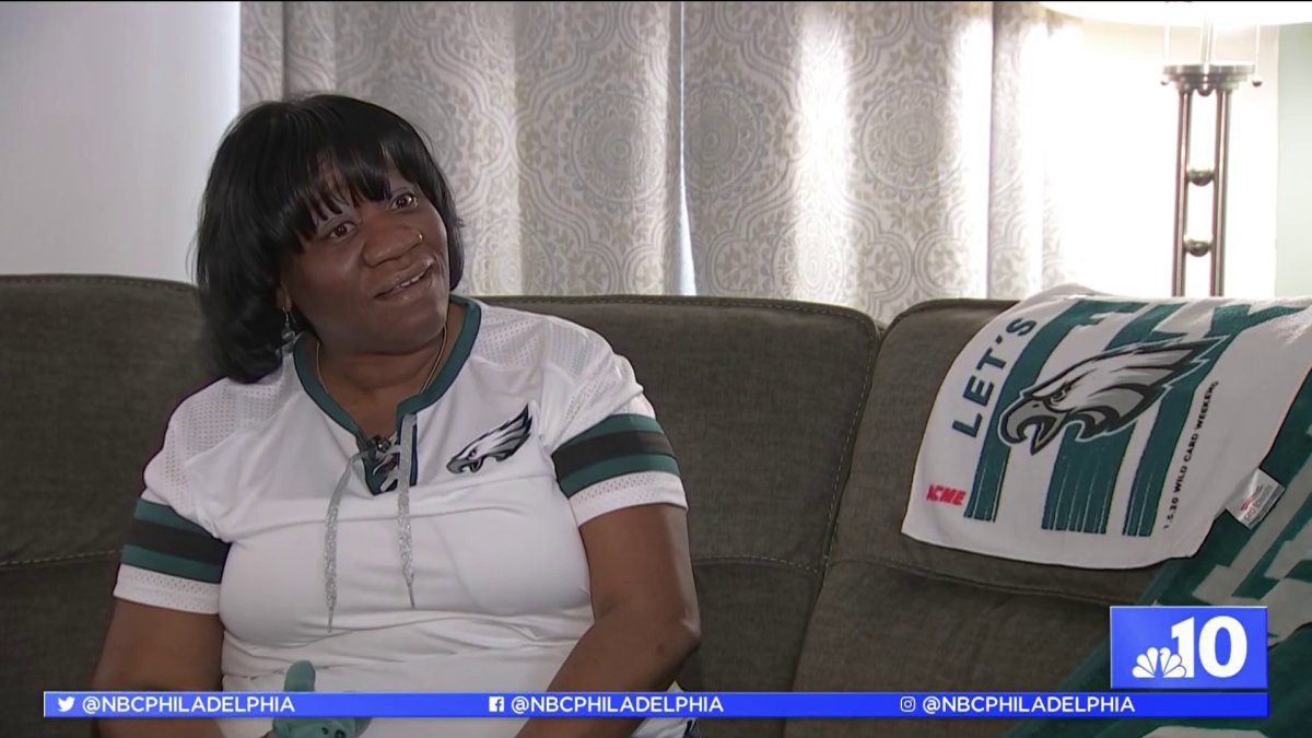 ‘Eagles Shirley’, Eagles Cheerleaders Get Hyped Up for Playoff Opener ...