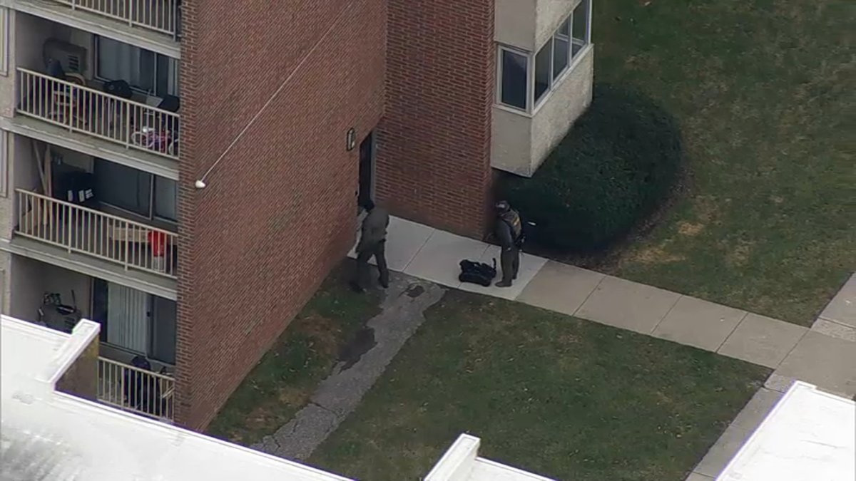 Police Standoff at Maple Share, NJ, Apartment Building – NBC10 Philadelphia