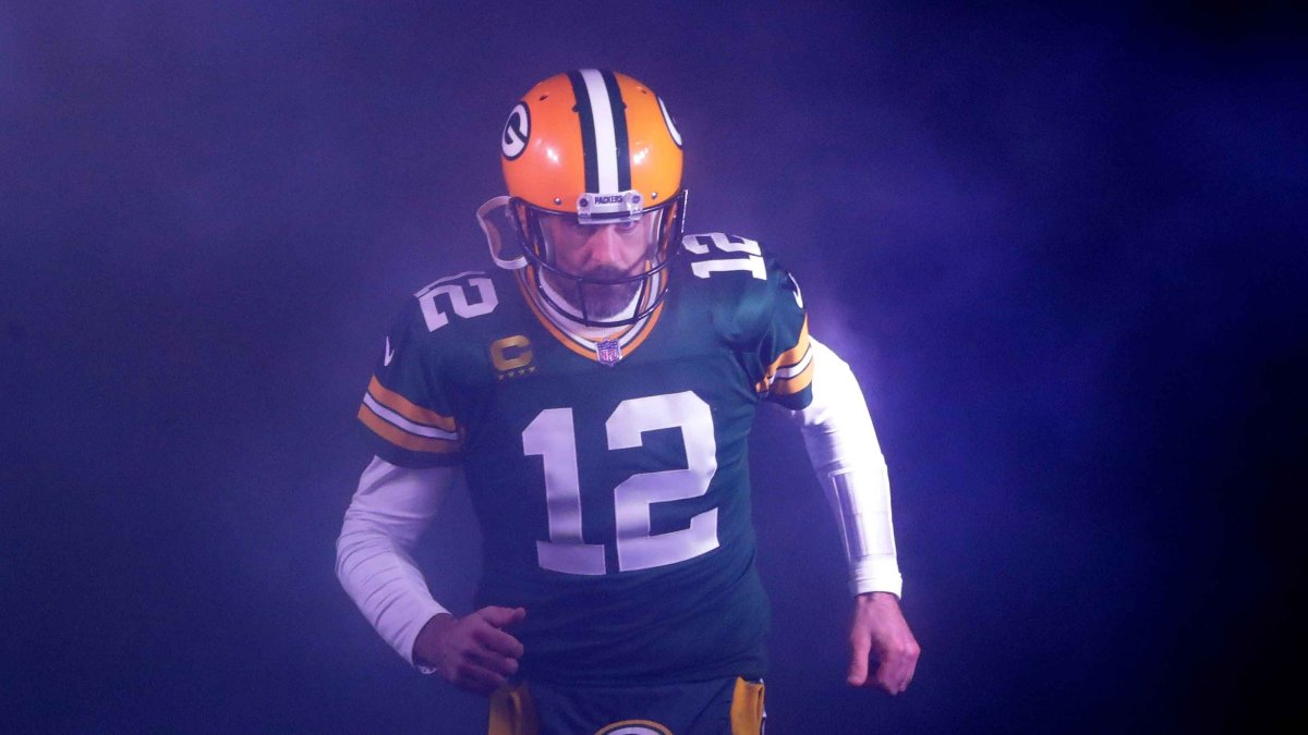 Packers’ Aaron Rodgers Going on ‘Darkness Retreat’ to Contemplate ...