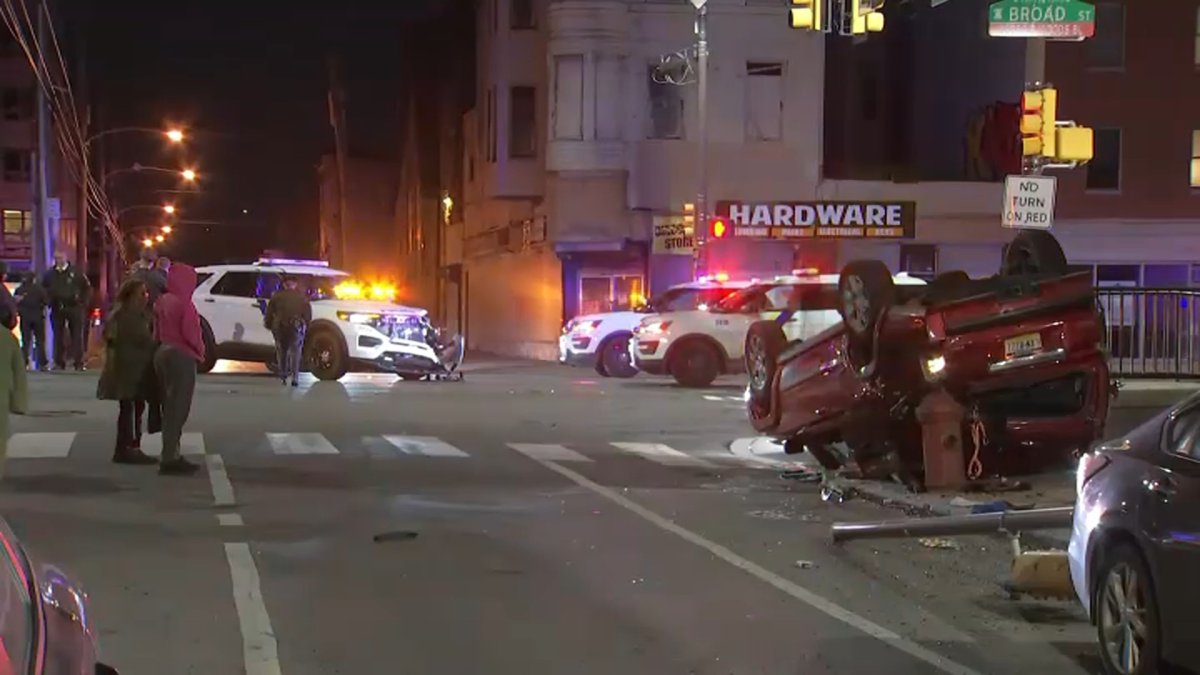 2 Hurt, Including Police Officer, in North Philly Crash – NBC10 ...