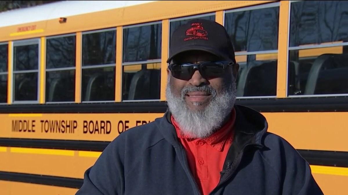 NJ Bus Driver Goes Into Classroom to Help Kids Read – NBC10 Philadelphia