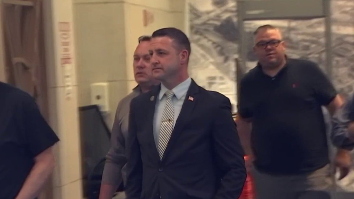 Judge Declares Mistrial For Former Swat Officer Who Pepper Sprayed