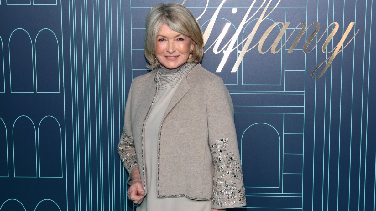 Martha Stewart Poses as Sports Illustrated Swimsuit Cover Model – NBC10 ...