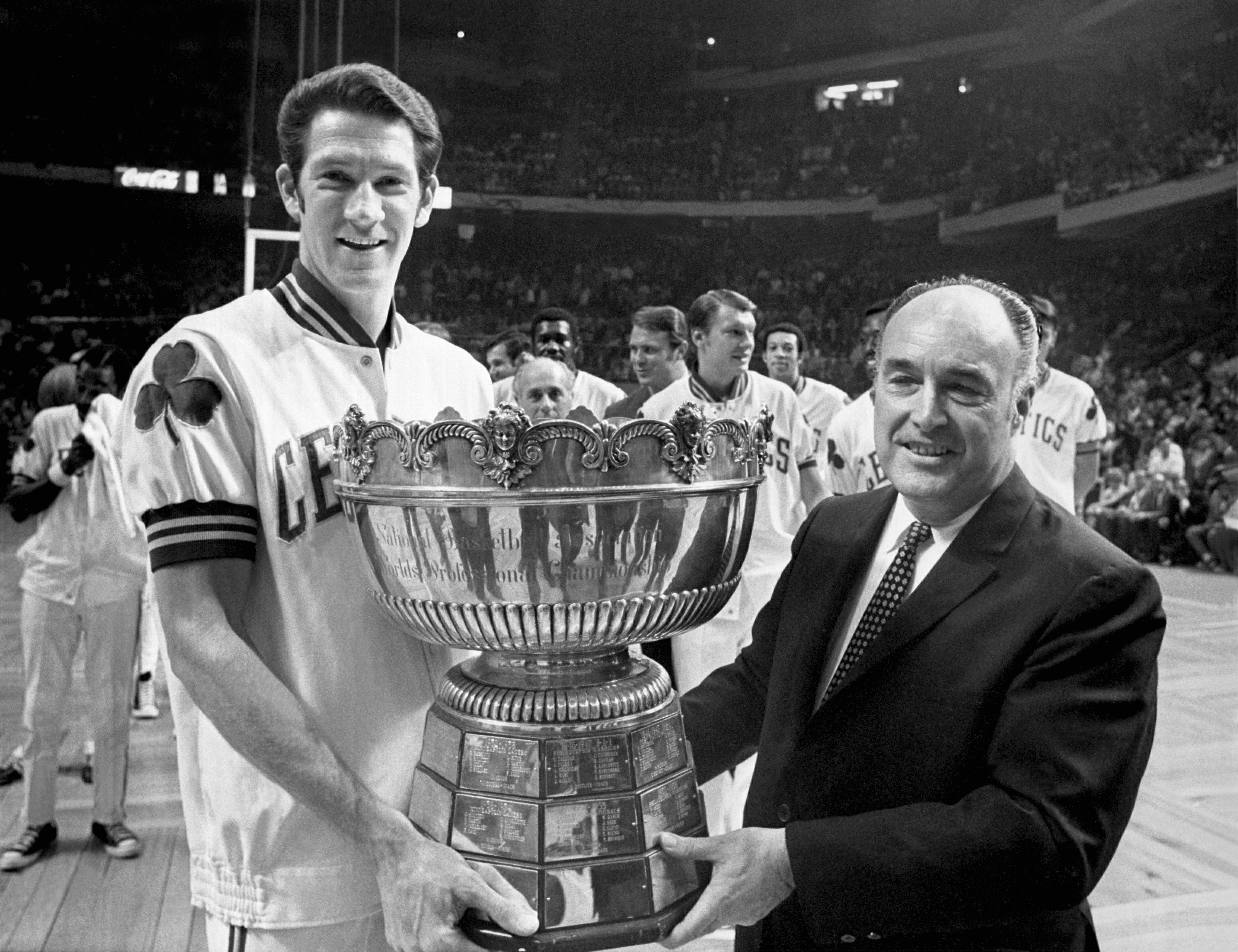 Larry O’Brien Trophy Facts: Origin, Height, Weight and More – NBC10 ...