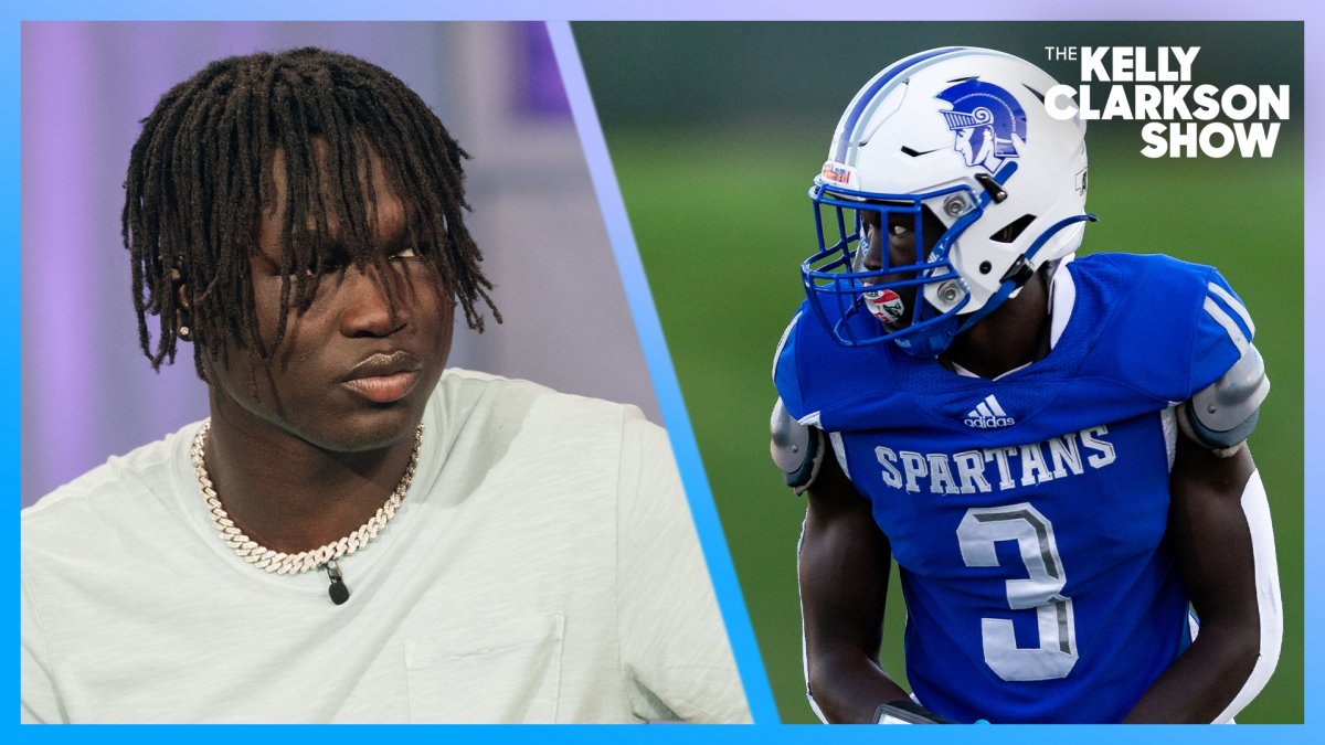 Kelly Clarkson Surprises High School Football Star Giving Back To ...