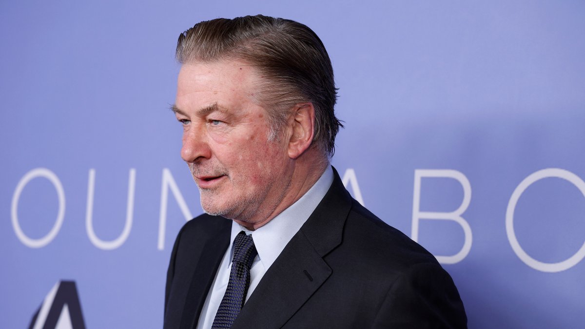 Judge dismisses $25M defamation lawsuit against Alec Baldwin – NBC10 ...