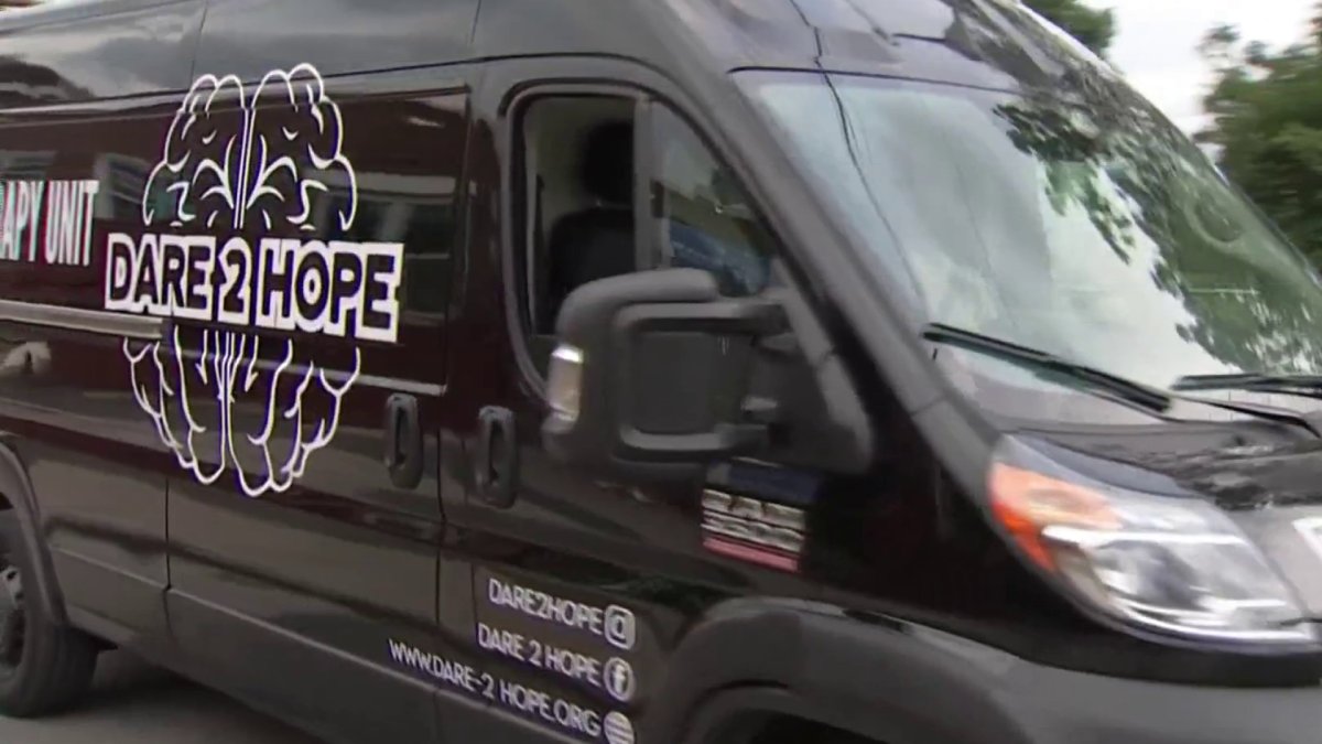 Therapist brings mobile therapy unit to neighborhoods and colleges in ...