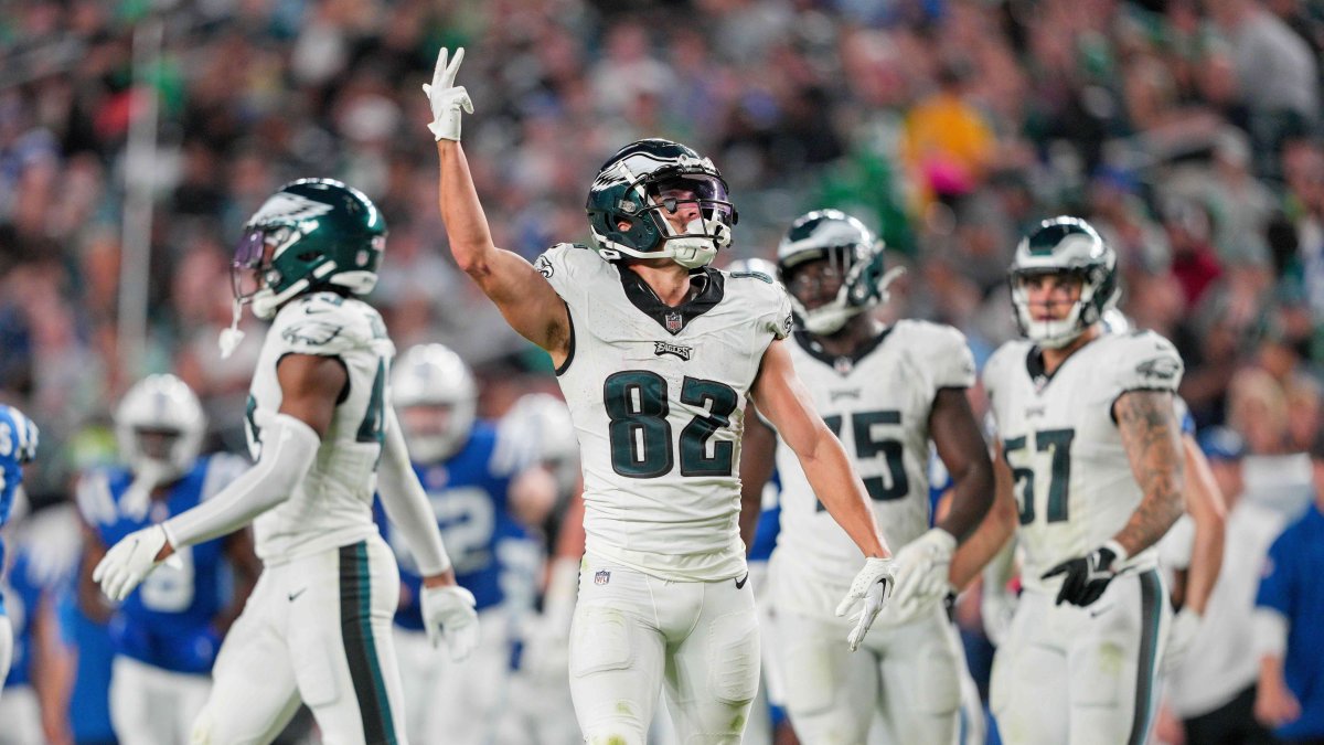 Eagles’ Devon Allen once again shows why he’s such an intriguing ...