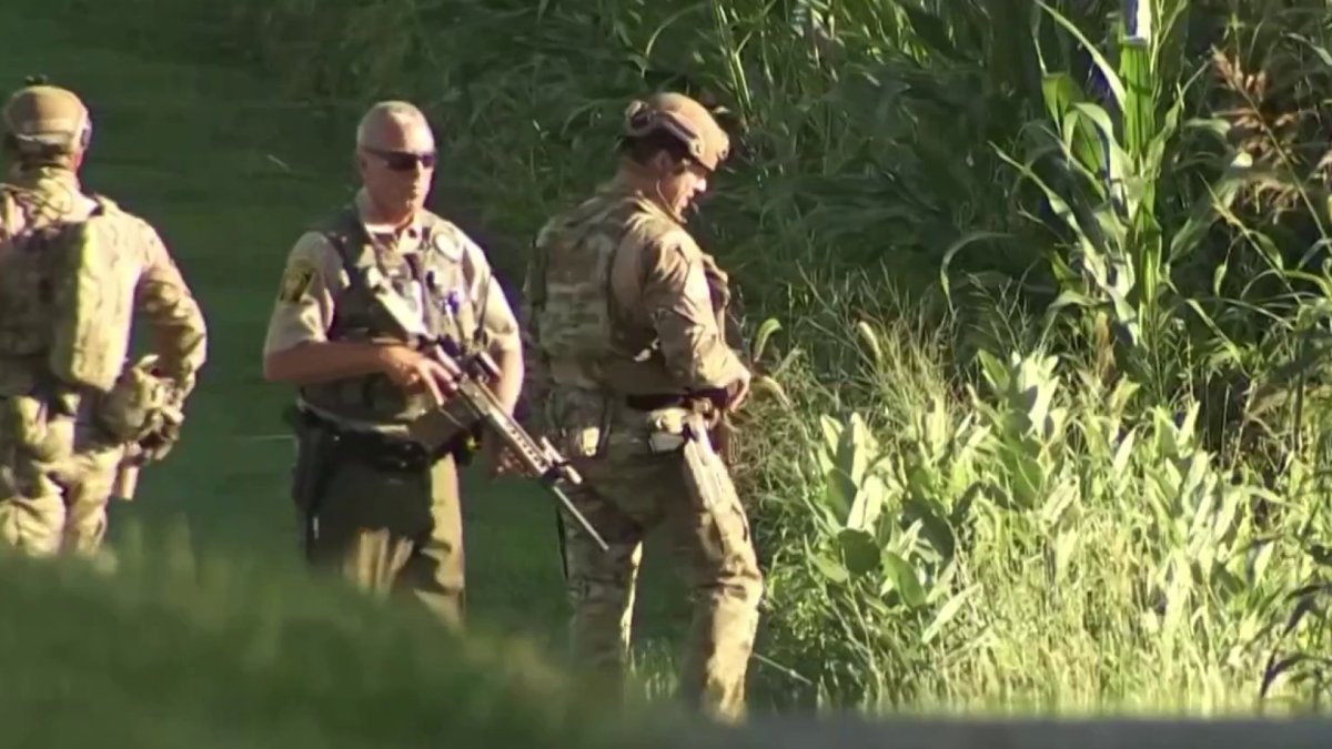 Law enforcement ends second day of searching for missing convict in ...