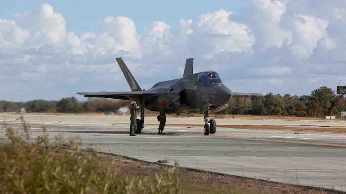 Debris found in search for F-35 fighter jet – NBC10 Philadelphia