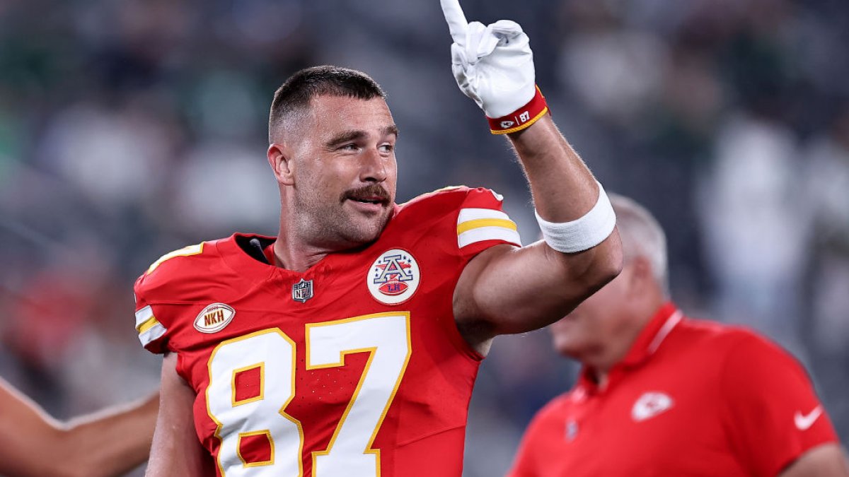 Travis Kelce’s old tweets are resurfacing online, and some Swifties are ...
