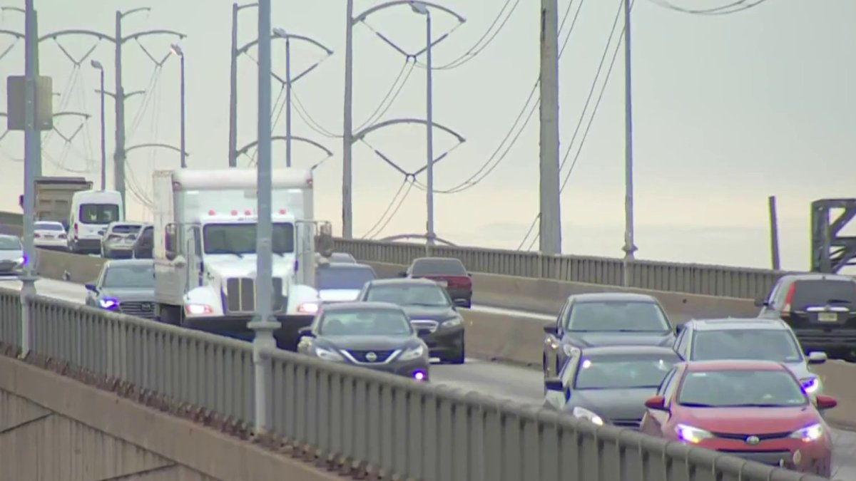 When is holiday traffic expected to pick up on Philly-area roads ...