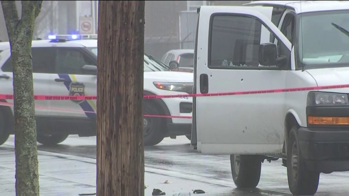 1 person killed, another injured in double shooting on Kingsessing Ave ...