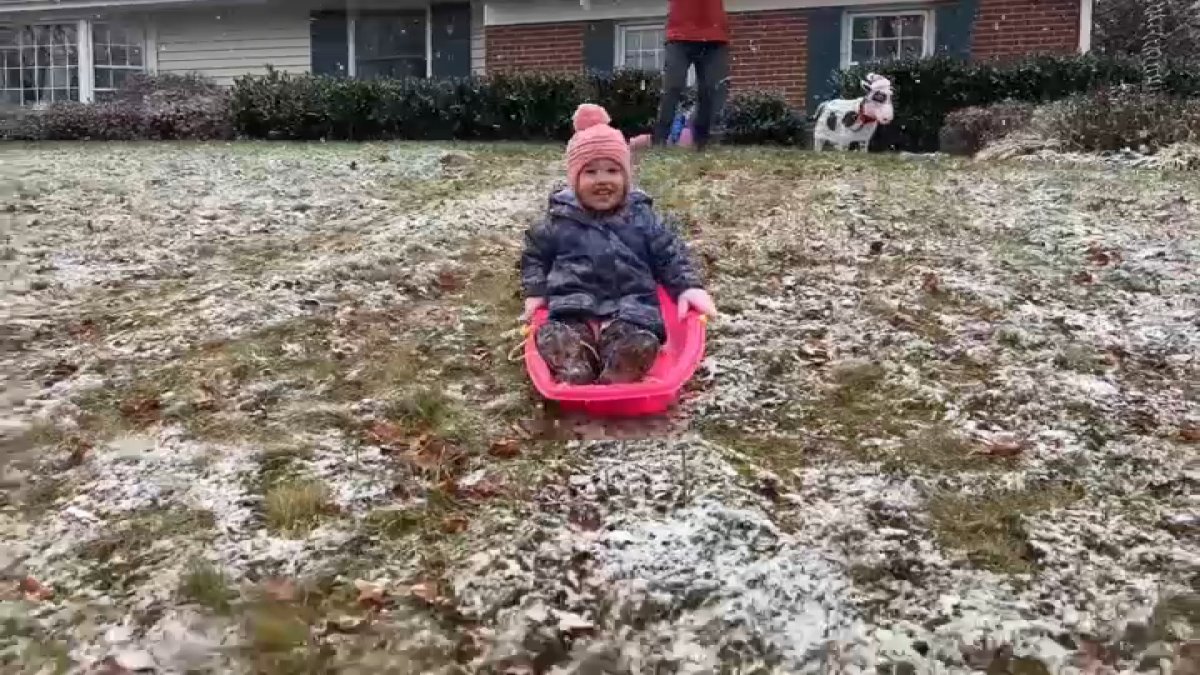 Light snow falls across Pennsylvania suburb, Philly, Delaware and NJ ...