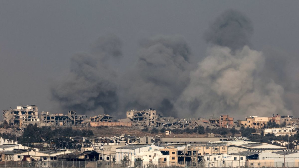 Israeli troops round up Palestinian men in Gaza as war with Hamas ...