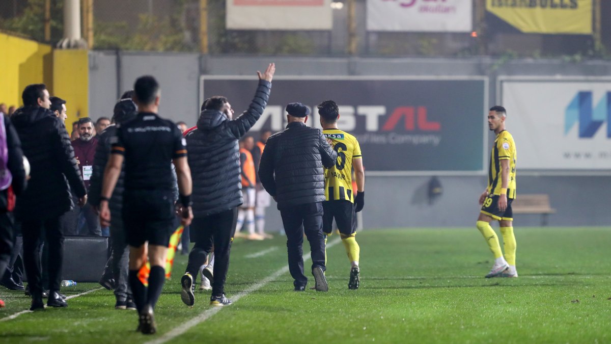 Turkish soccer team leaves pitch to protest referee decision – NBC10 ...