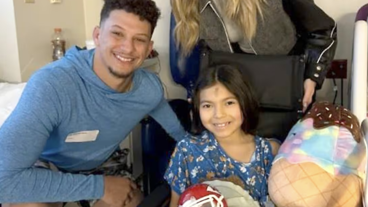 Patrick and Brittany Mahomes visit 2 girls injured in hospital – NBC10 ...