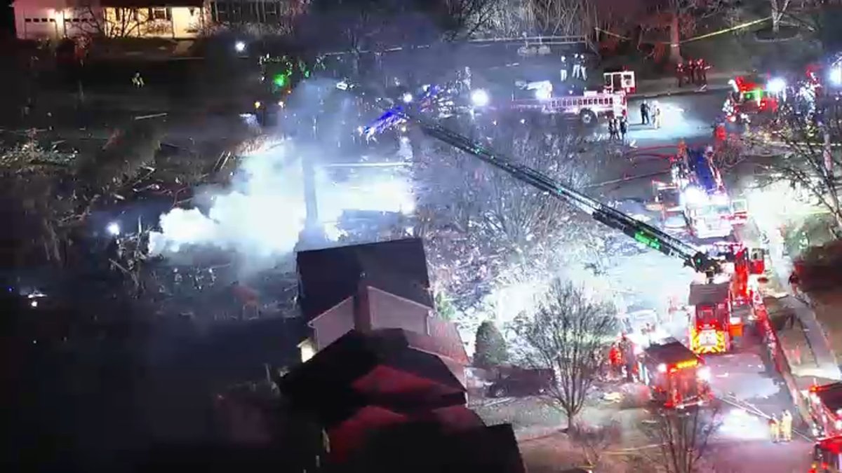 1 dead, 13 injured after house explosion in Loudoun County, Virginia ...