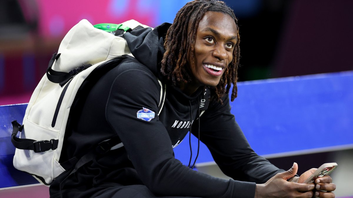 Texas WR Xavier Worthy breaks 40-yard dash record at NFL combine ...